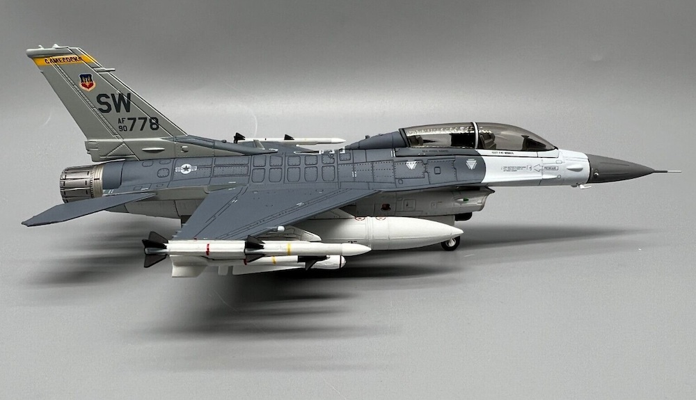 Calibre Wings CA721604 F16D USAF 90-0778/SW 19FS Claws "Mig