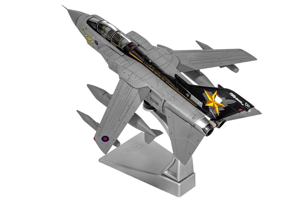 Corgi AA33621 Tornado GR4 RAF, ZA548, RAF No.31 Squadron 'Go