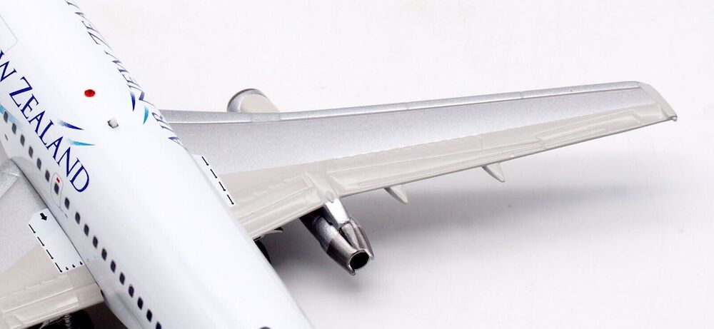 Inflight 200 IF732NZ0922 Boeing 737-200 Air New Zealand ZK-NQC