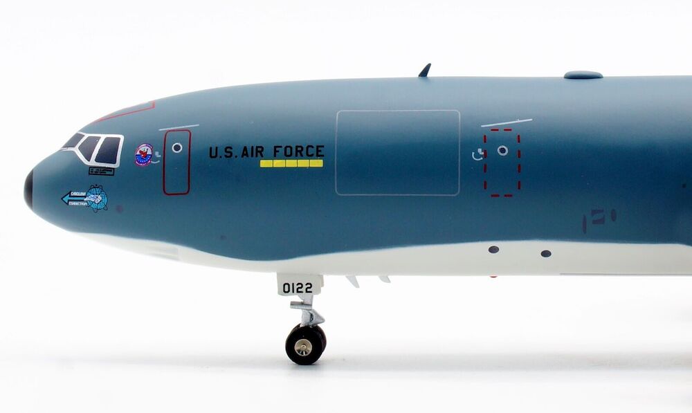 Inflight 200 IFKC10USAF22 McDonnell Douglas KC10A USAF 4ARW 87-01