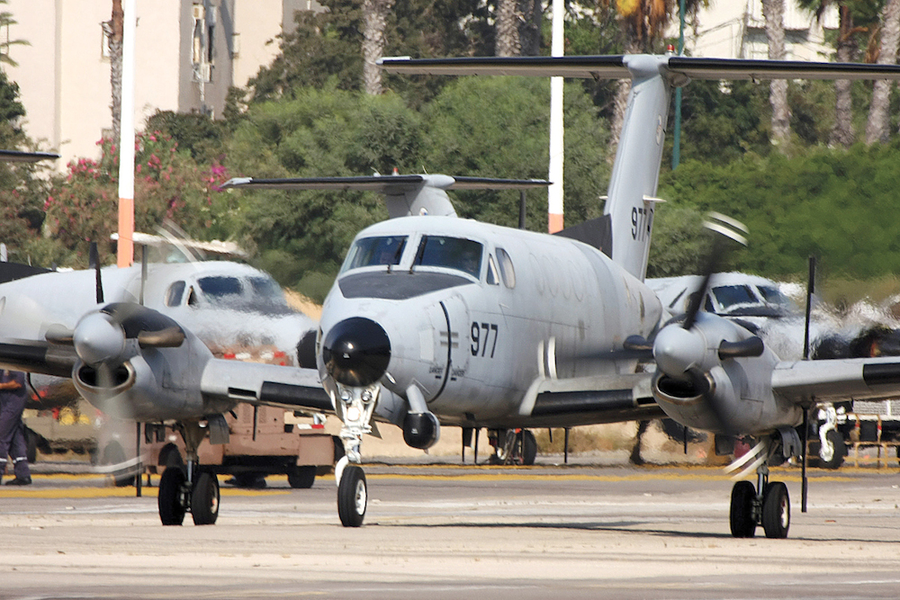 Isra Cast IC72011 IAF Beechcraft RC12 "Kookiya" convers