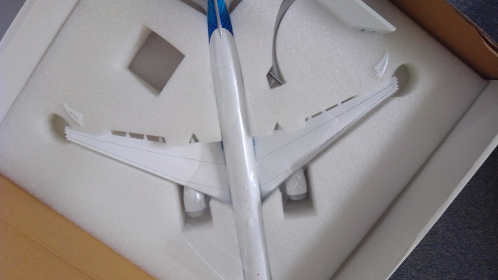 JC Wings LH2263 WING Boeing 777-9X Boeing House Color N779XX Both