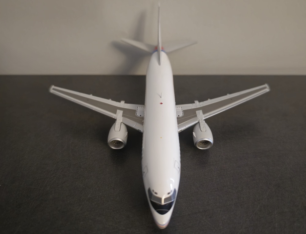 Patriot Model P-200-13-01 Boeing 737-34N China Airforce B-4020