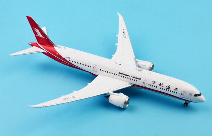 Phoenix-models 11666 Boeing 787-9 Dreamliner Shanghai Airlines B-